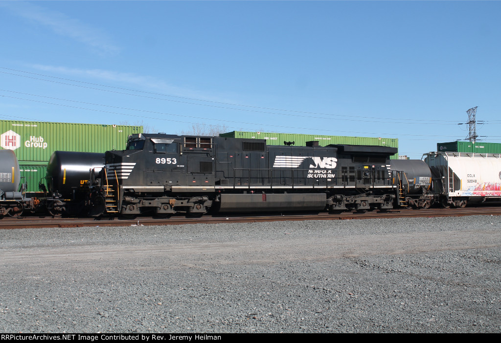 NS 8953 (1)